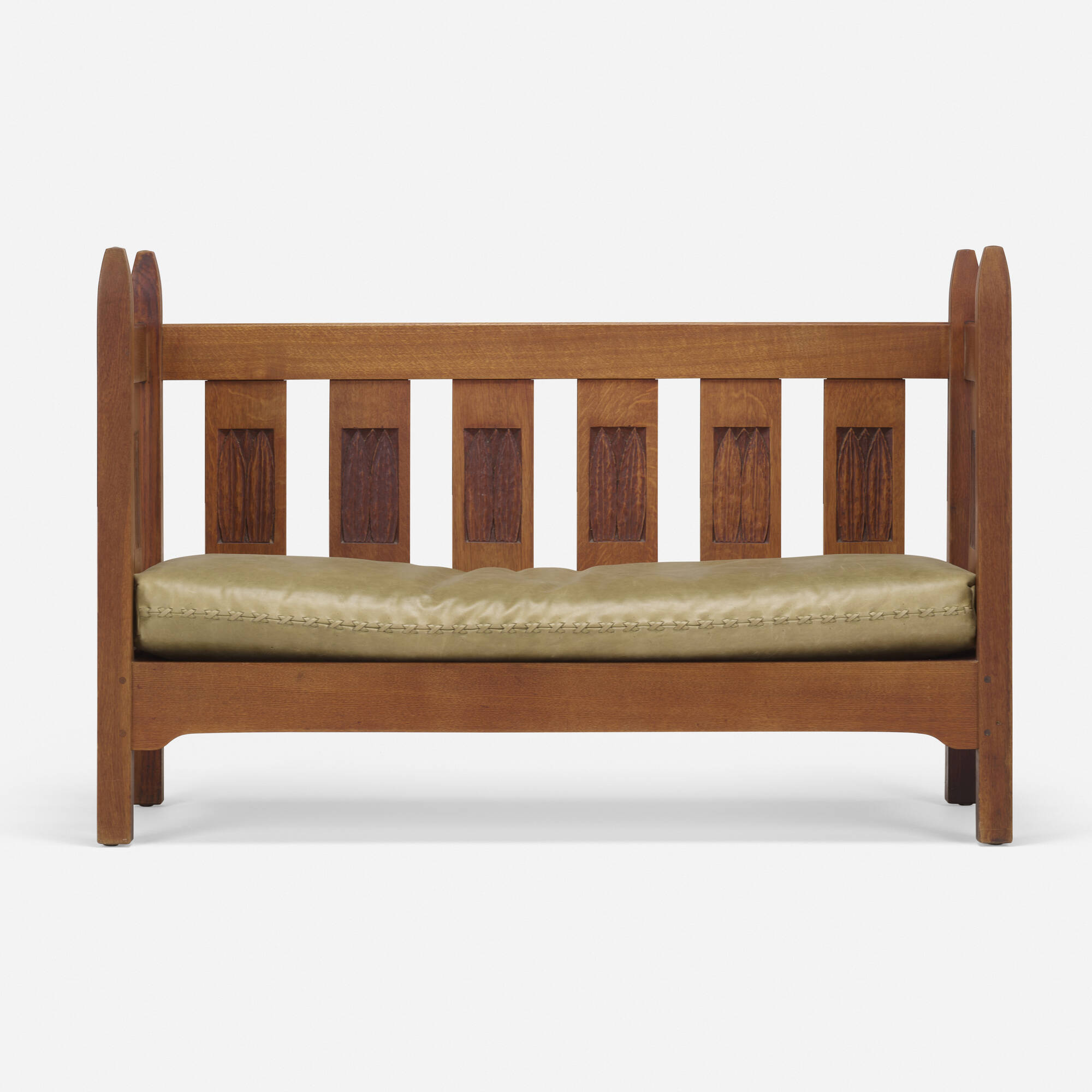120 L. J.G. STICKLEY FROM THE ONONDAGA SHOPS Rare and Early settee with carved leaves Early 20th Century Design 26 March 2024 Auctions Toomey Co. Auctioneers